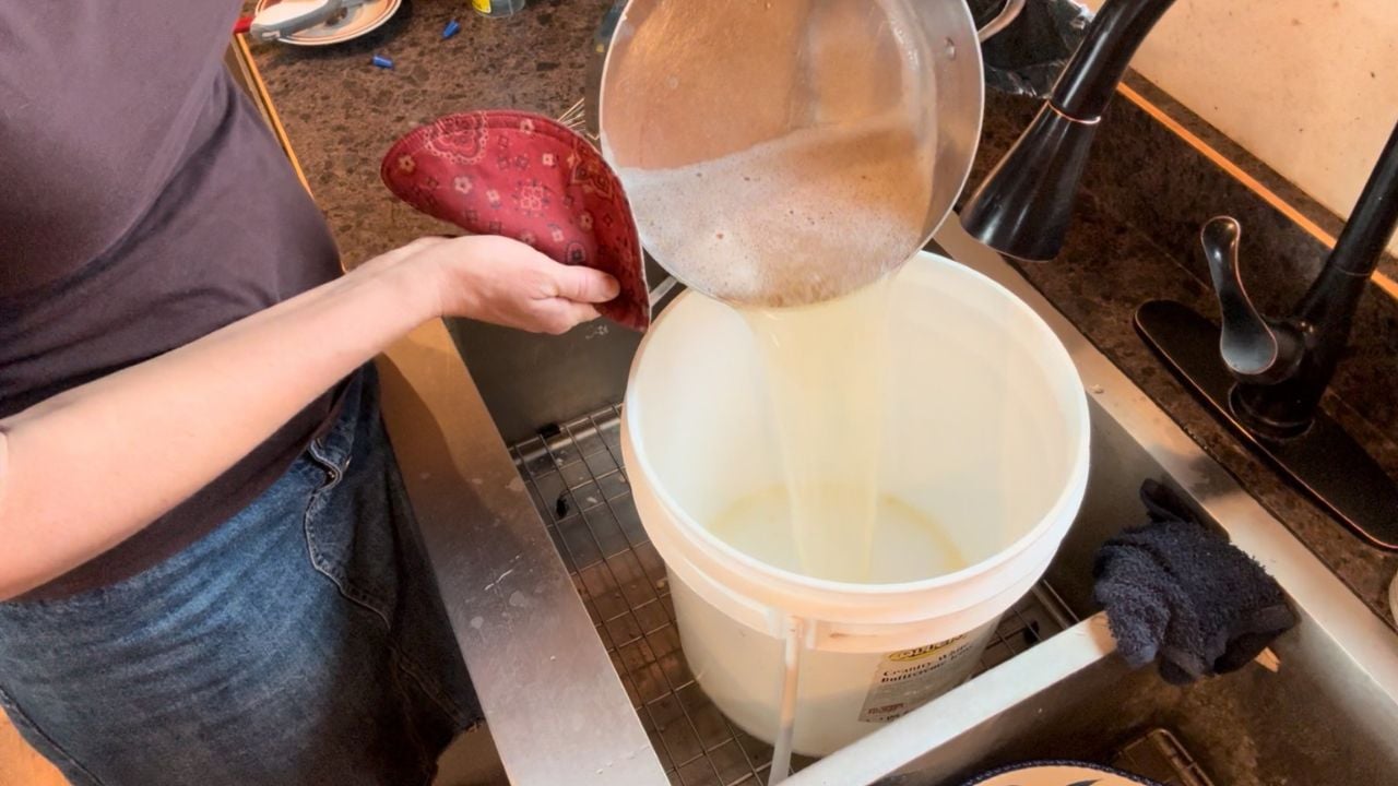 How To Make Homemade Liquid Laundry Soap - Only $.03 Per Load - Wagon ...